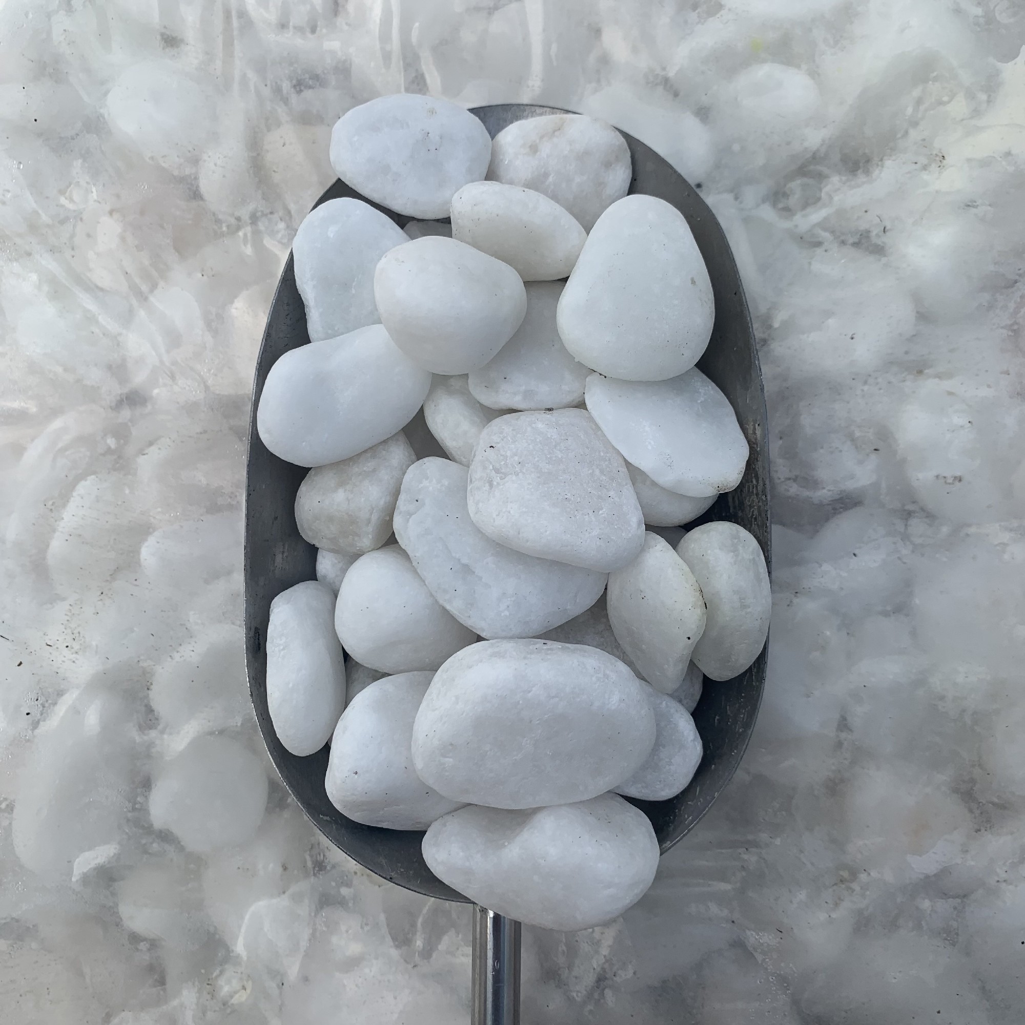 20 - 30MM SNOW WHITE PEBBLES - 20KG BAG | Westernport Sand & Soil